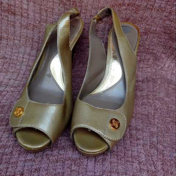 Vera Wang | Shoes | Vera Wang Slingback Shoe | Poshmark